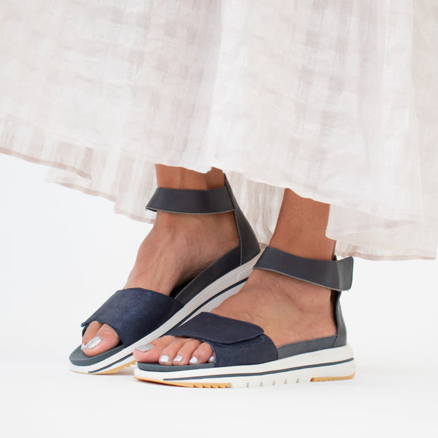 PURE COMFORT – Willow Shoes